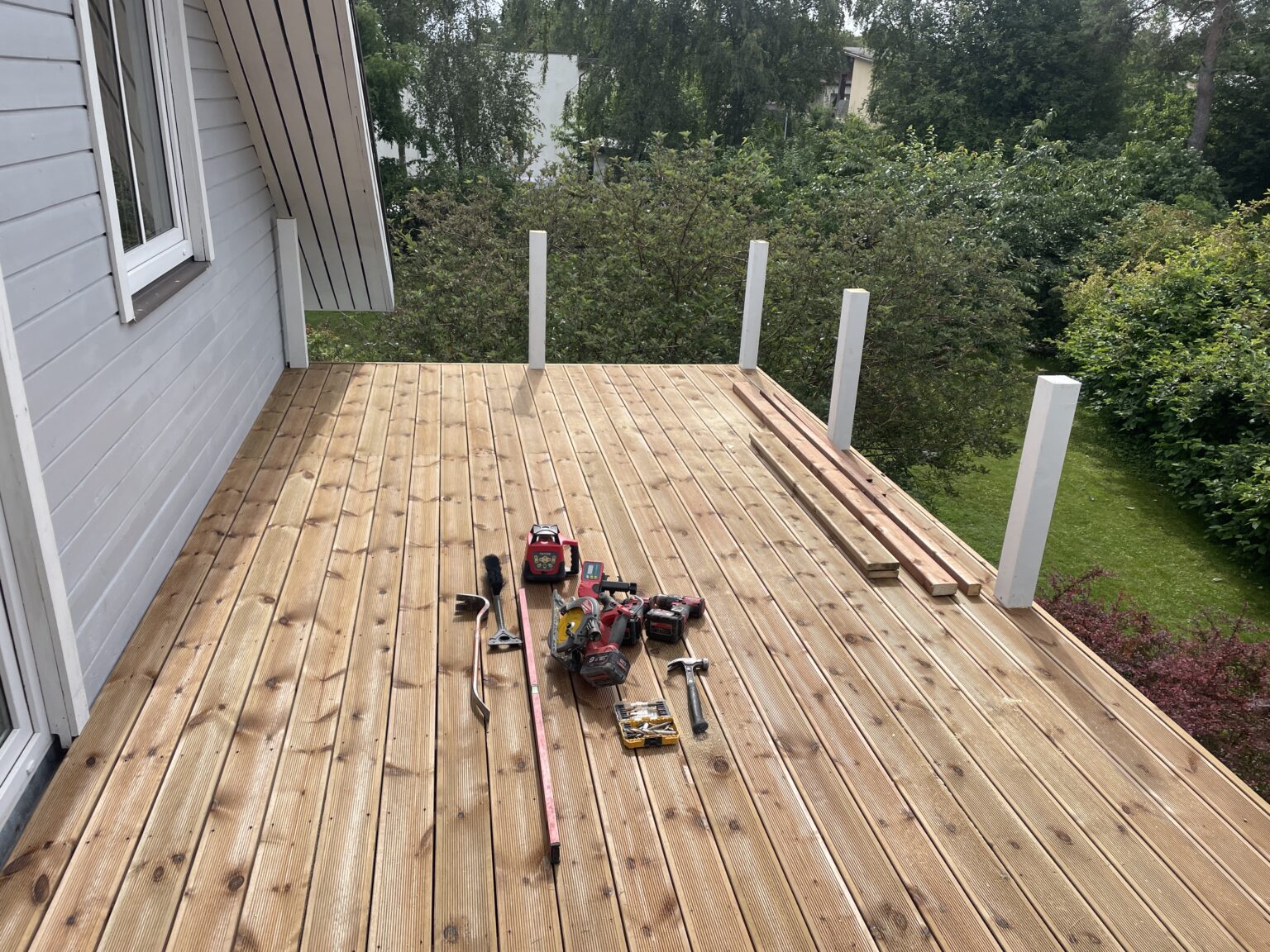 Terrasside ehituse juhend ja kuidas arvutada terrassi hind - Katuspeale